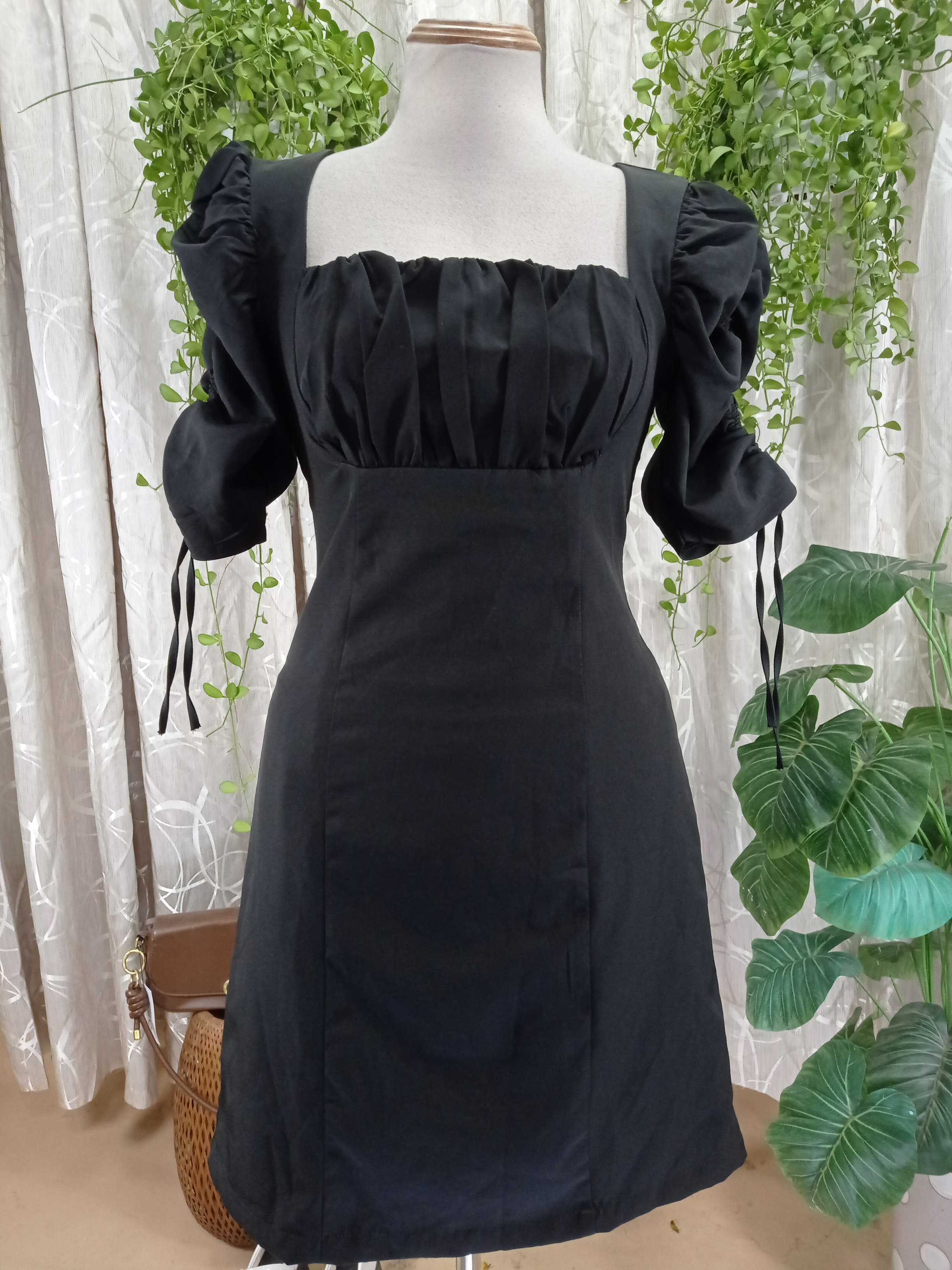 REshare - GOUT DE JUN - Đầm cổ vuông xếp li ngực